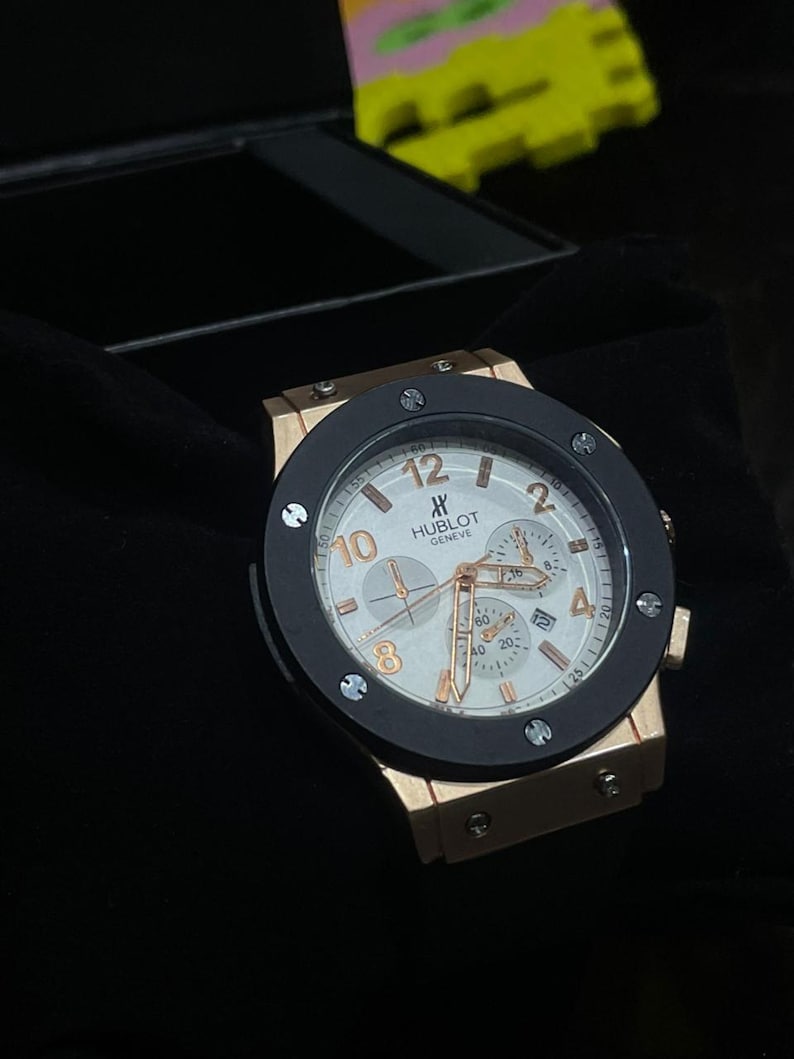 Orologio cronografo da uomo di lusso nero e oro / Orologio sportivo con ...