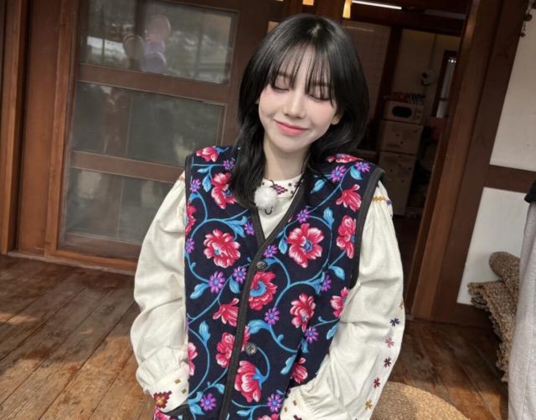 Trending Korean Kimchi Ahjumma Vest | Kimjang Vest | Quilted Floral ...