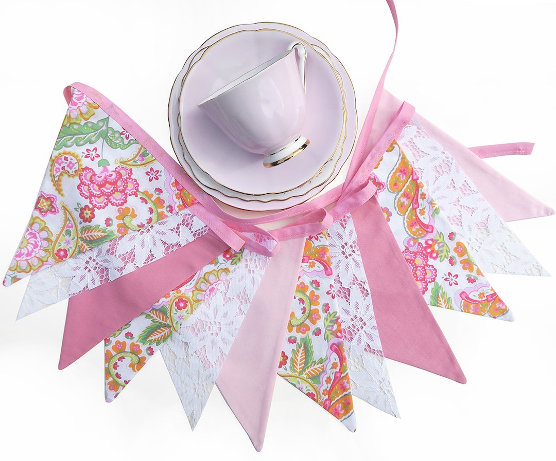 BANDERINES Banderines de estilo vintage con flores y encaje. HECHOS A ...