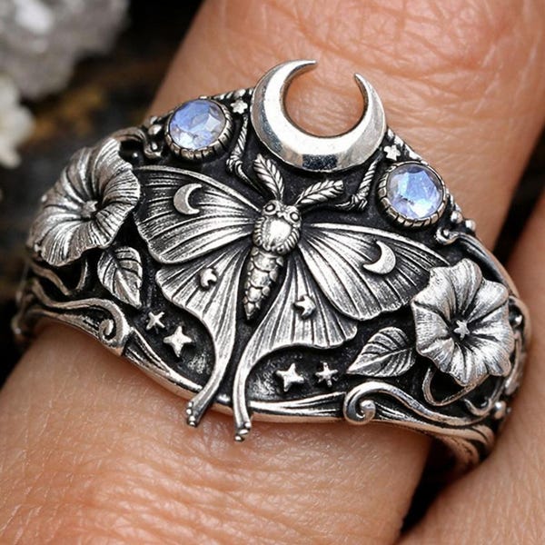 Luna Moth Ring - Etsy