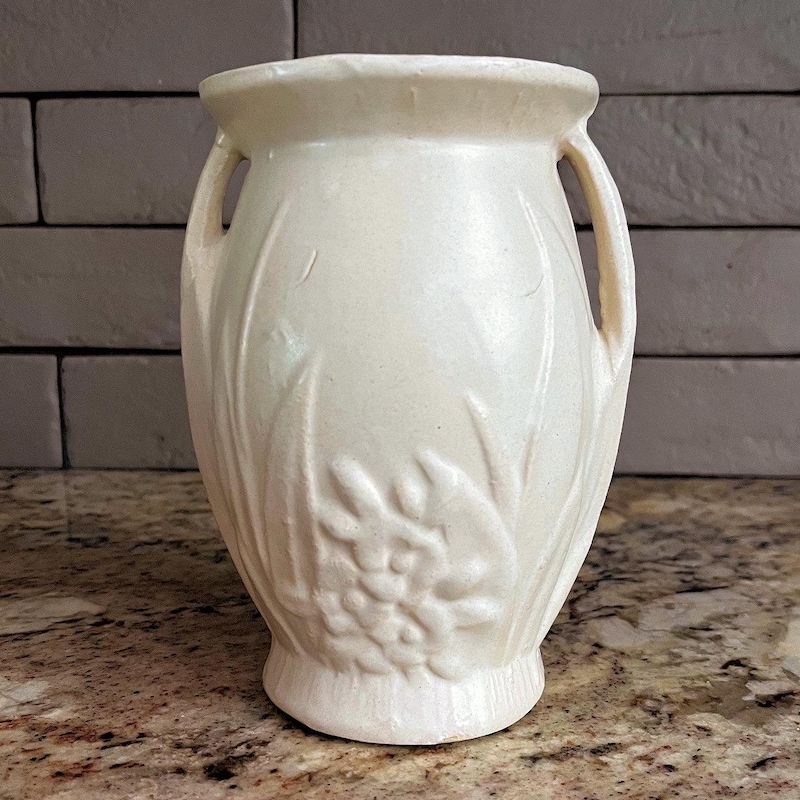 Leaf & Berry Mccoy Vase - Etsy