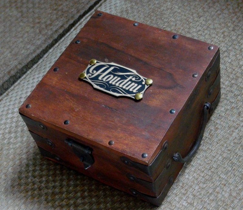 Custom HOUDINI Trunk Badge Plate Prop MAGIC Spook Show | Etsy