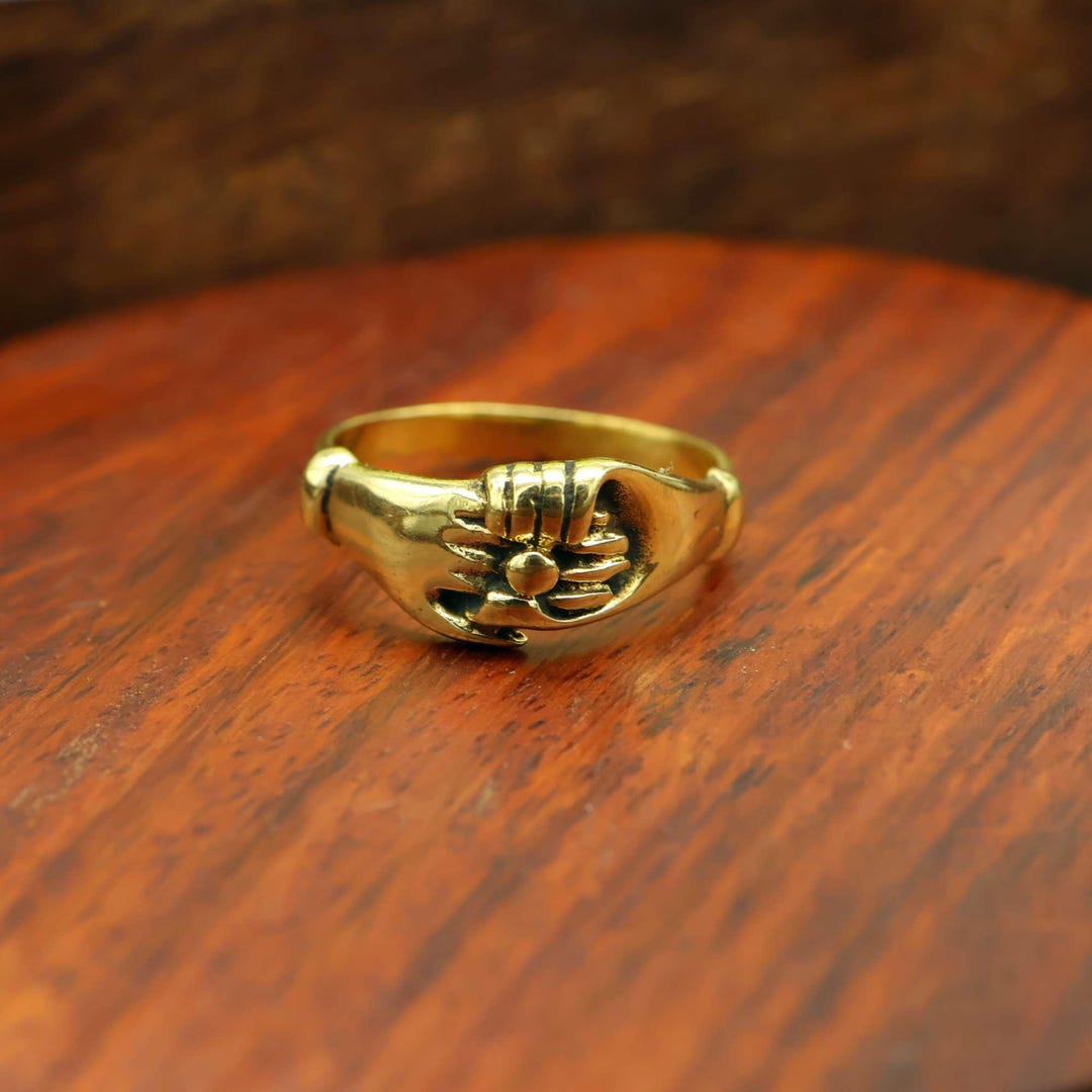 Victorian Clasping Hands Band, Ornate Handshake Friendship Ring ...