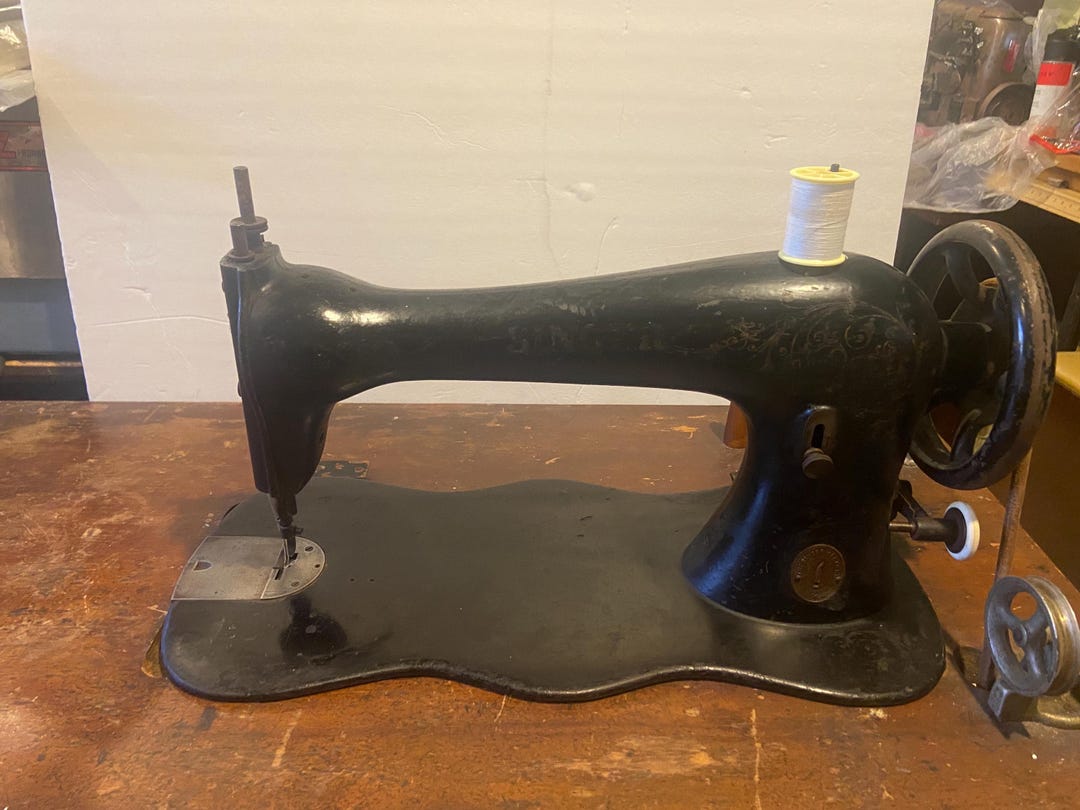 Antique Industrial Improved Family Singer Fiddle Base Sewing Machine ...