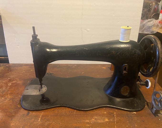 Antique Industrial Improved Family Singer Fiddle Base Sewing Machine ...