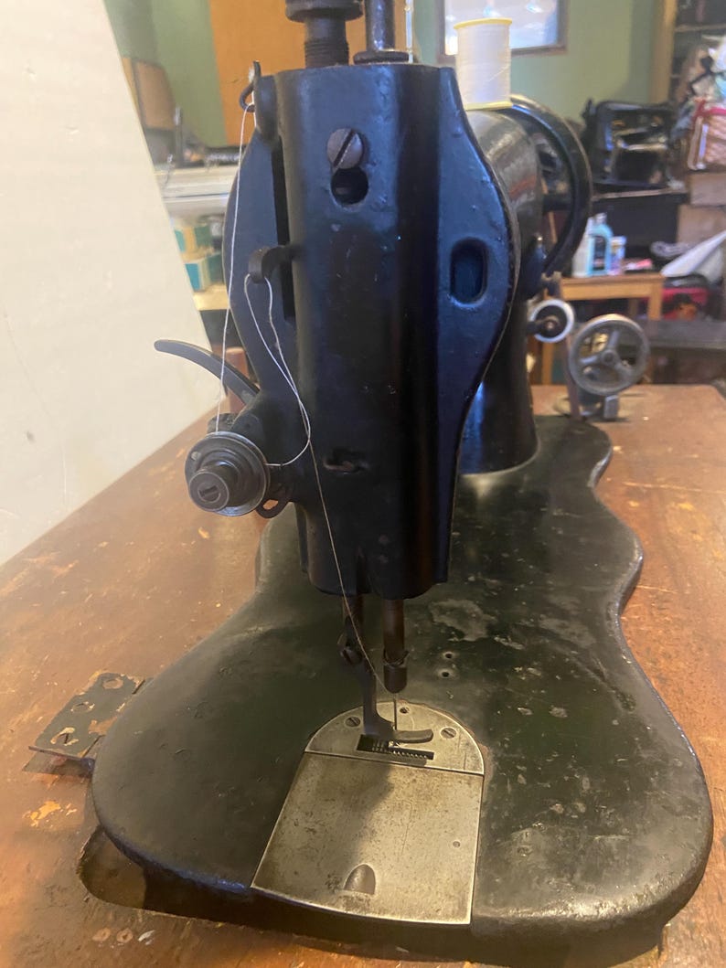 Industrial Singer 1880s Working Single Needle Straight Stitch Fiddle ...