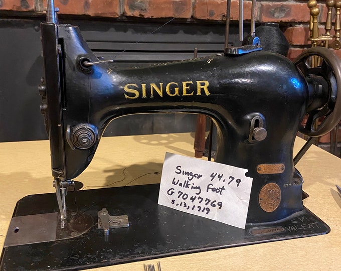 Singer 44-79 industrial walking Foot Sewing Machine shoe's, glove's ...
