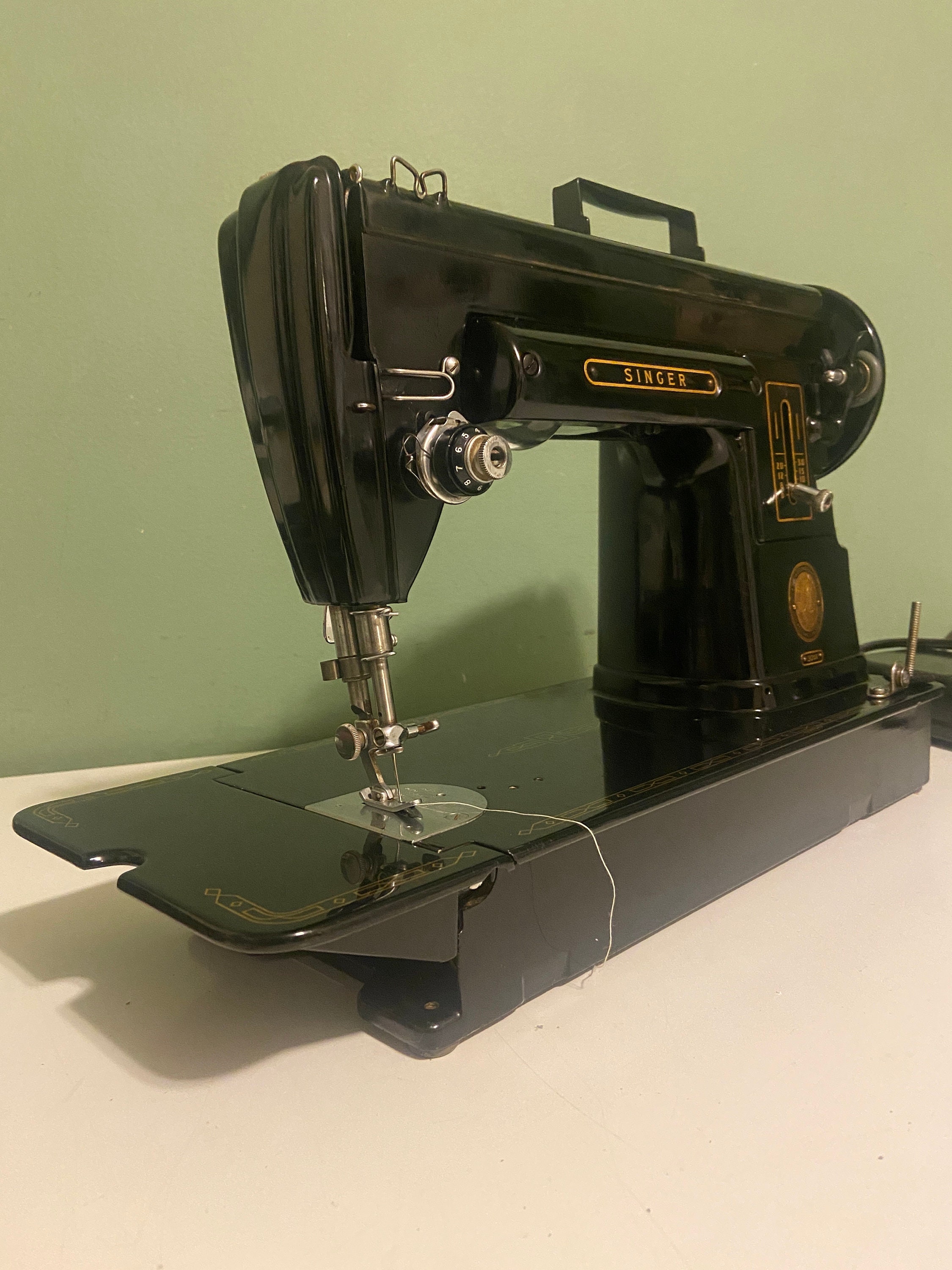Singer 301 A Sewing Machine Black Lots of Attachments Featherweight Big ...