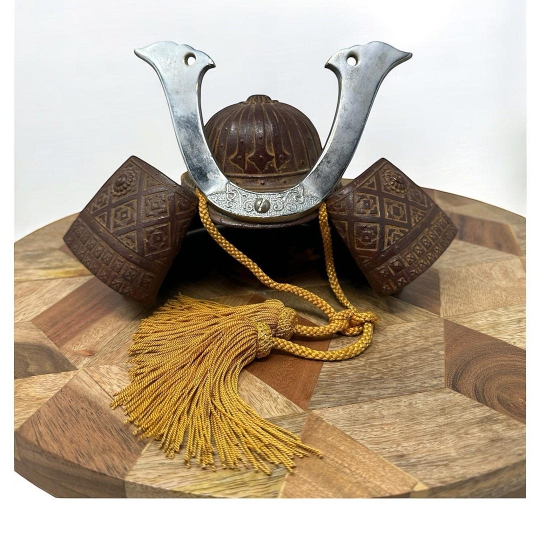Samurai Kabuto Helmet Japanese Armor Figurine Gold Tassel Home Decor ...