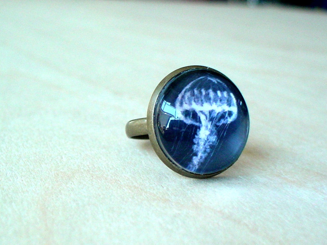 20% OFF -free Floating Black and White Jellyfish Ring, Bronze ...