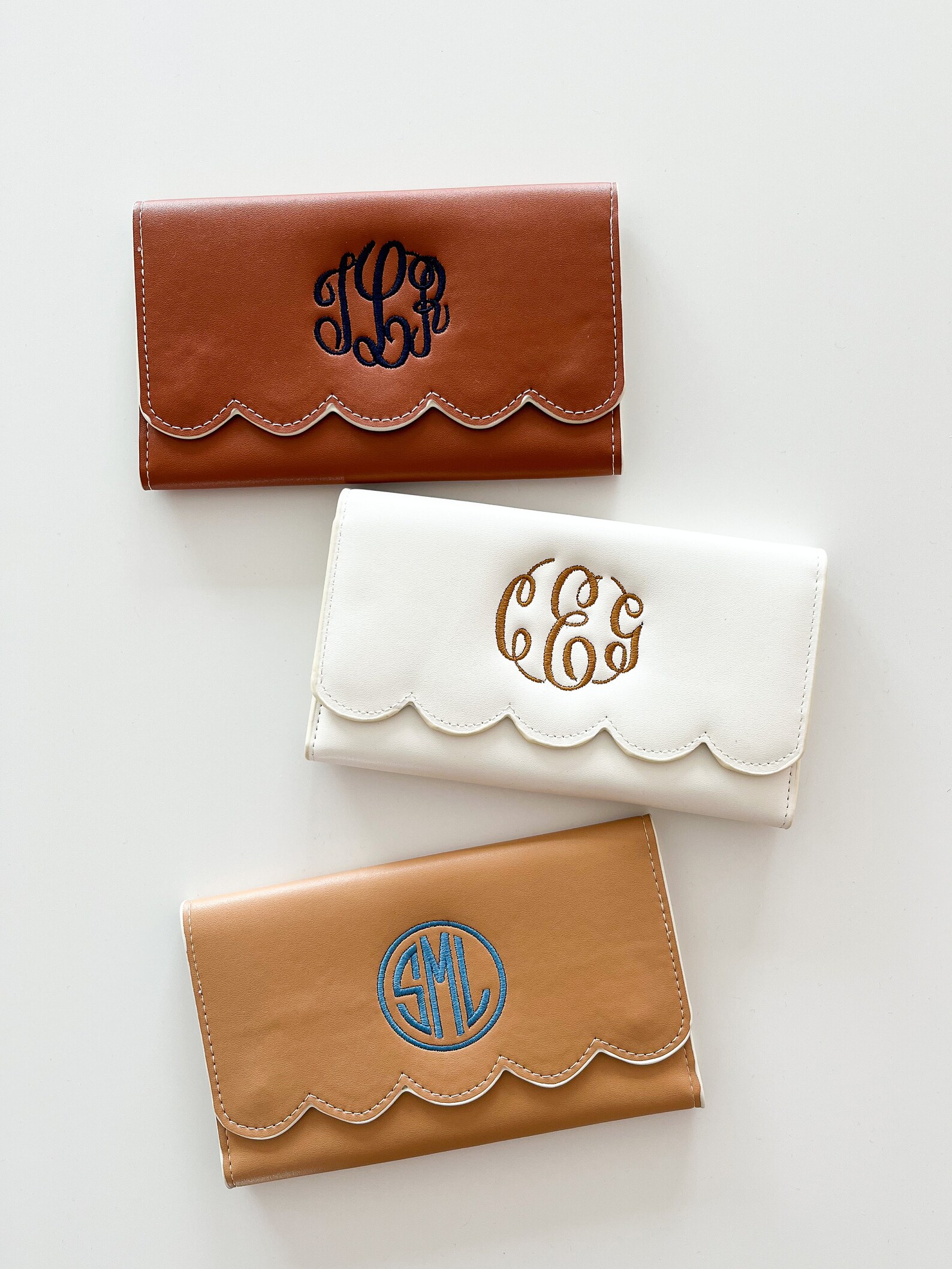 Monogram Scalloped Wallet Personalized Wallet Womens - Etsy