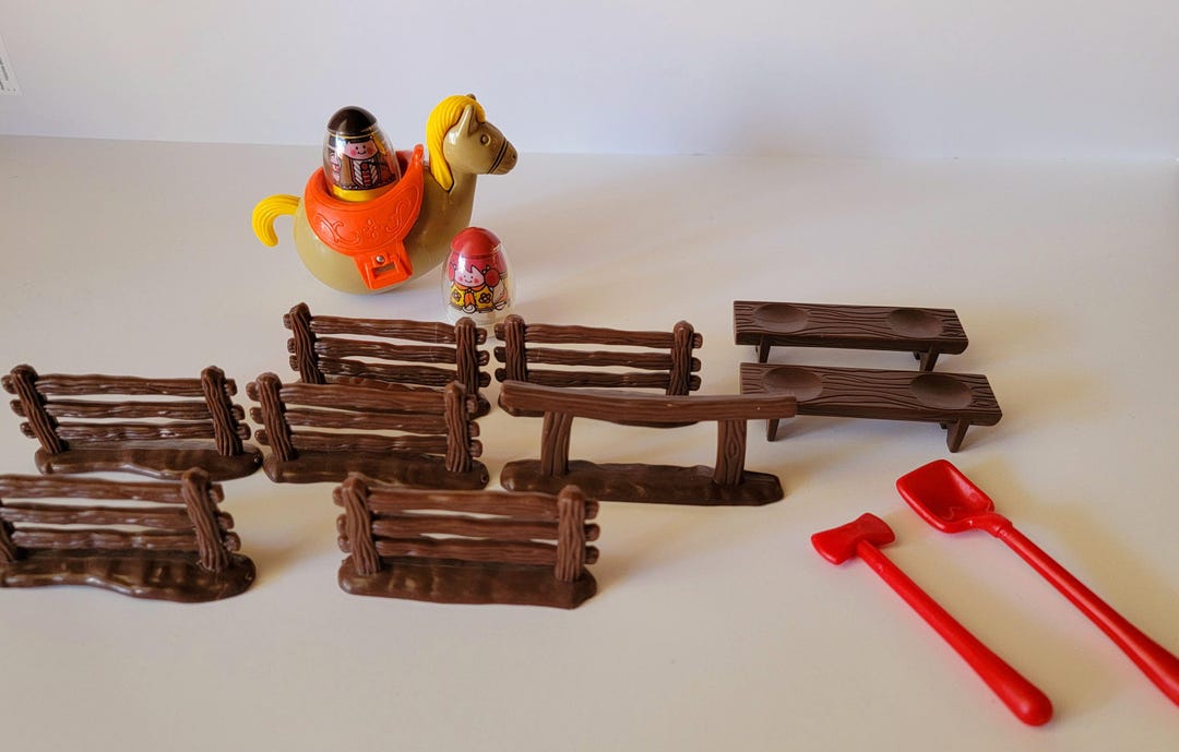 Vintage 1974 Weebles Western Horse, 2 Weebles, Fencing and Accessories ...