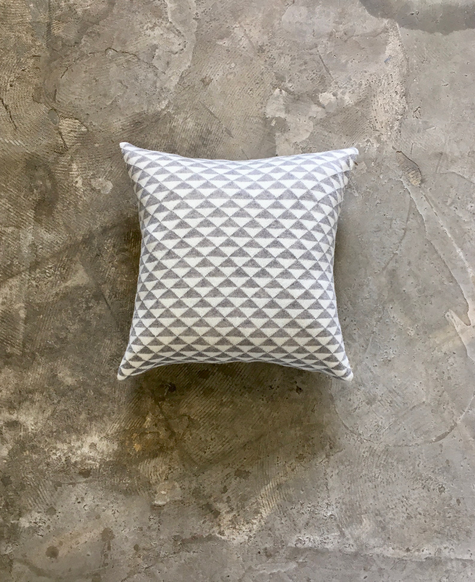 Throw Cushion Geometric Pattern Geometric Cushion Geometric Navy Cream ...