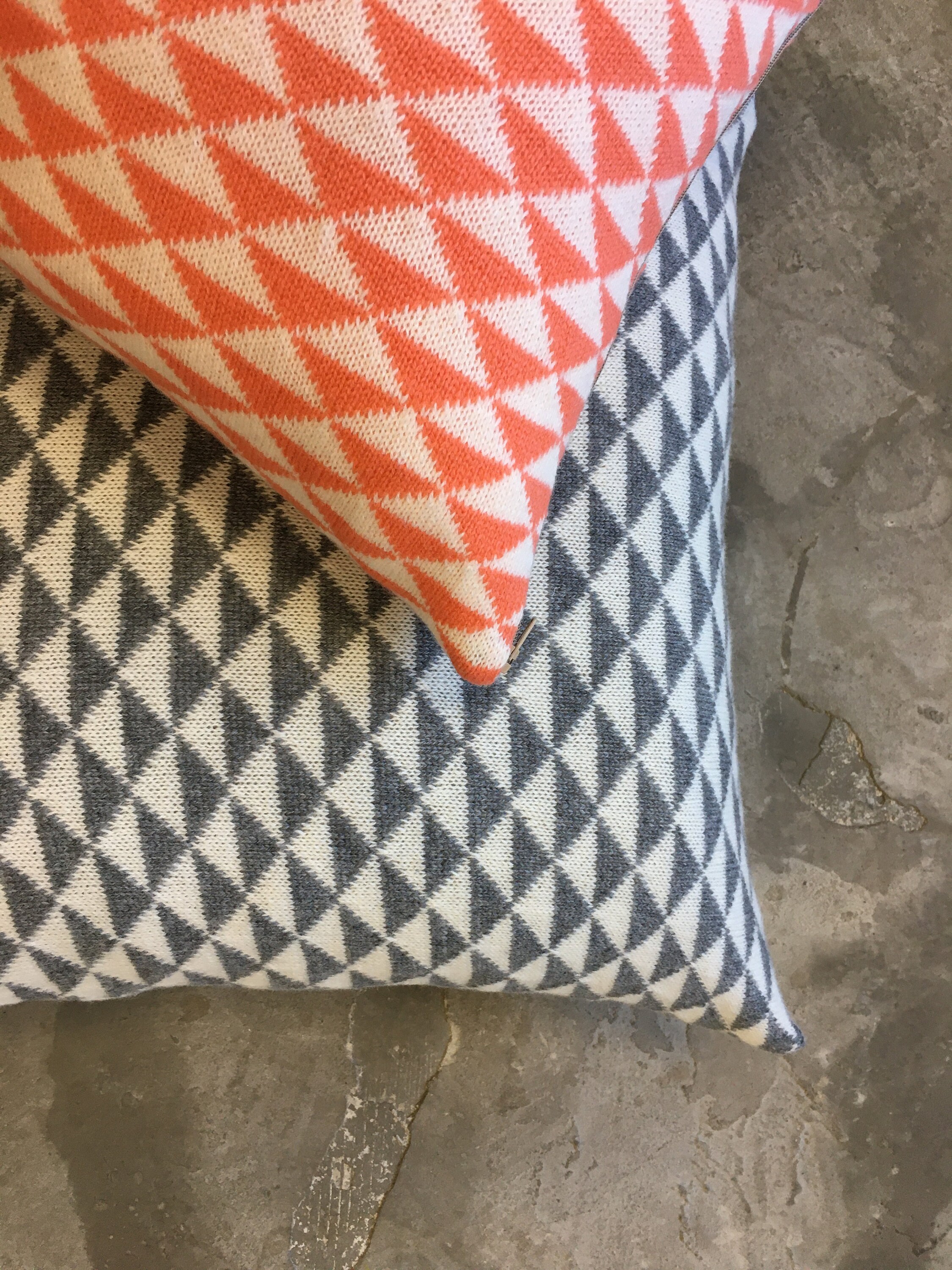 Throw Cushion Geometric Pattern Geometric Cushion Geometric Navy Cream ...