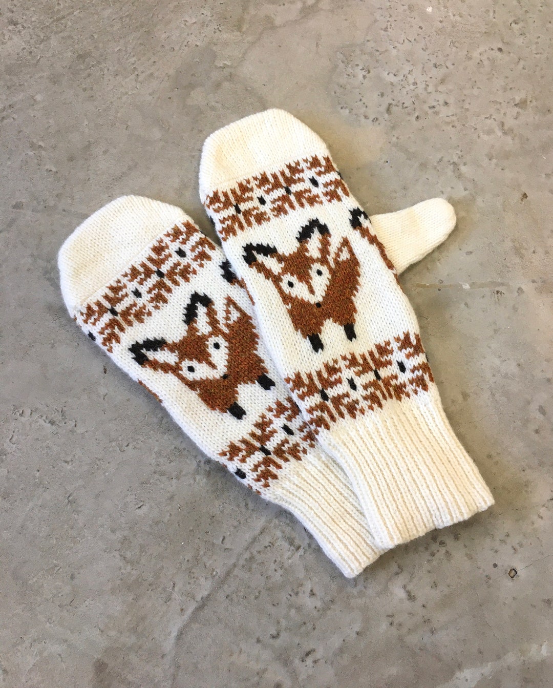 Fox Gloves Wool Fox Mittens Lambs Wool Fox Motif Fox Mittens Knitted ...