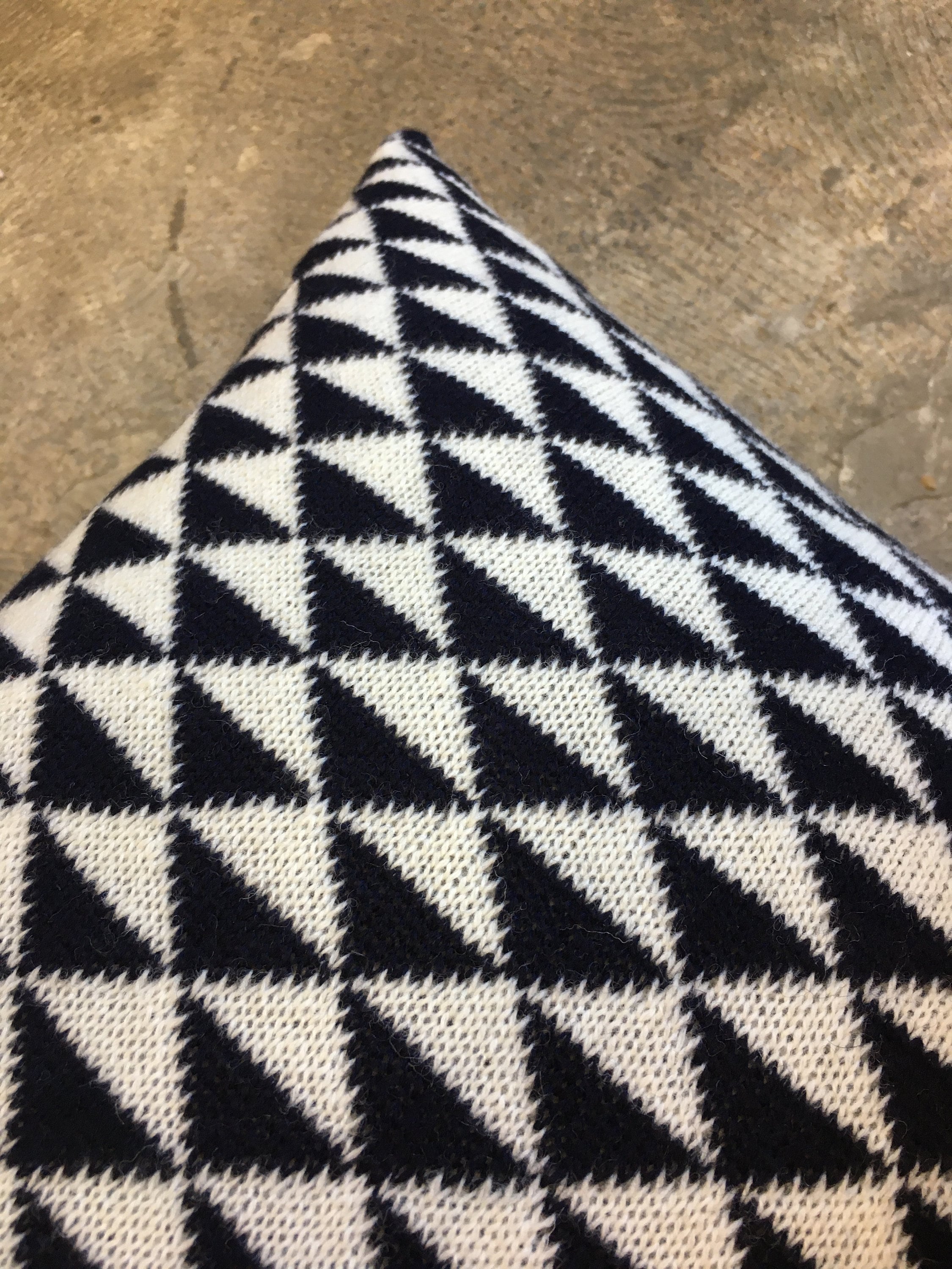 Throw Cushion Geometric Pattern Geometric Cushion Geometric Navy Cream ...