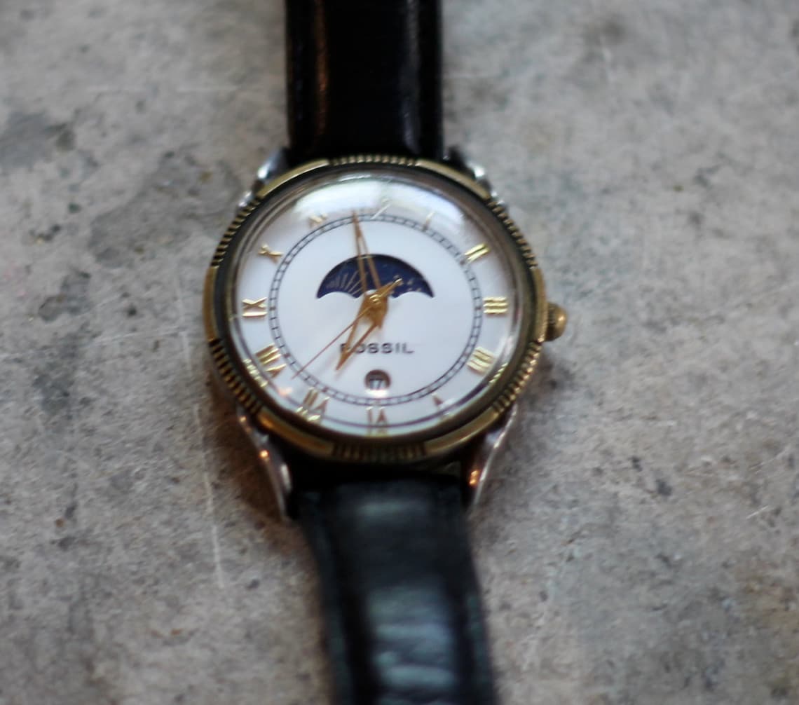 Vintage Fossil Quartz Watch with Sun Moon Day Night Dial | Etsy