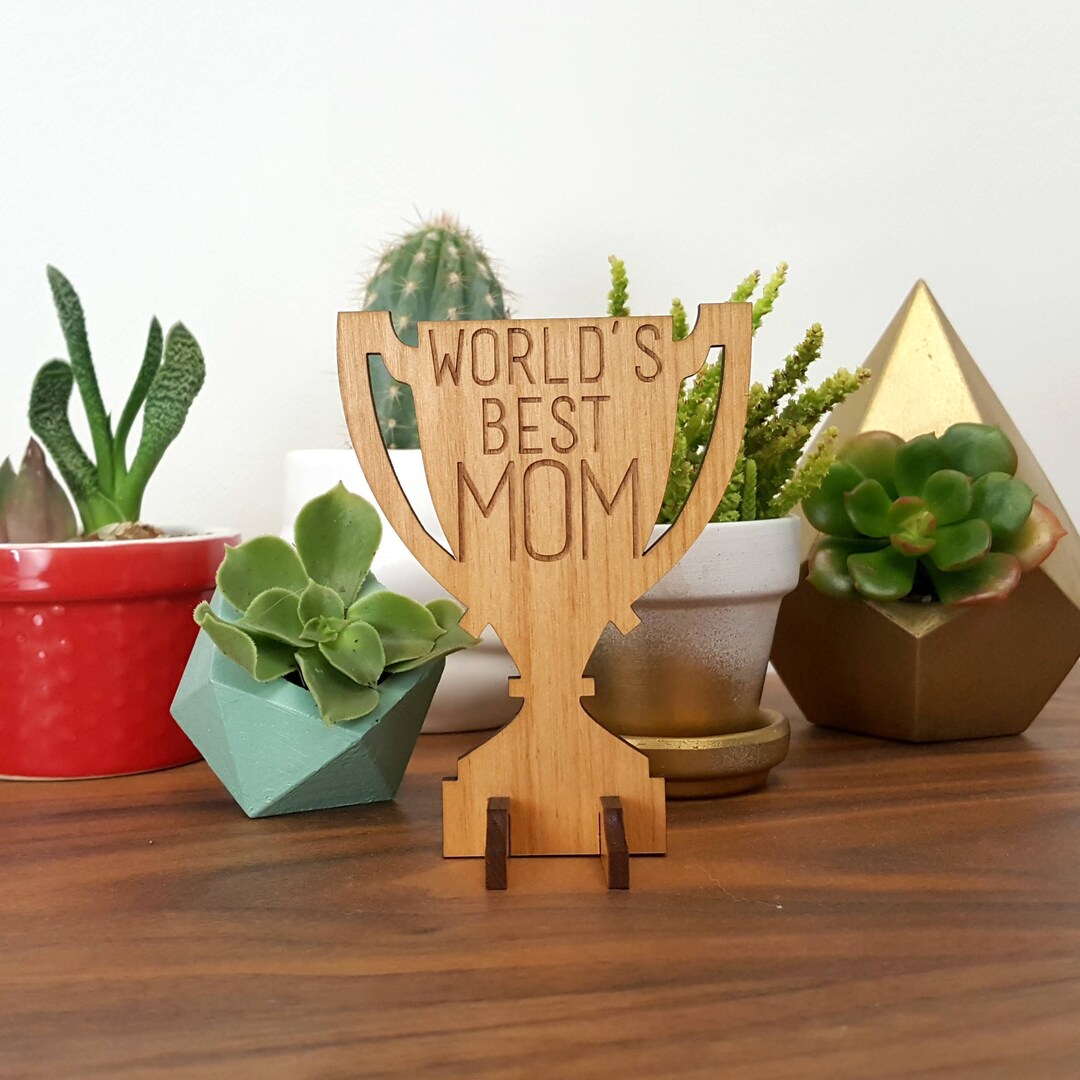 World's Best Mom Desktop Trophy - Laser Engraved Wood - Mother's Day ...