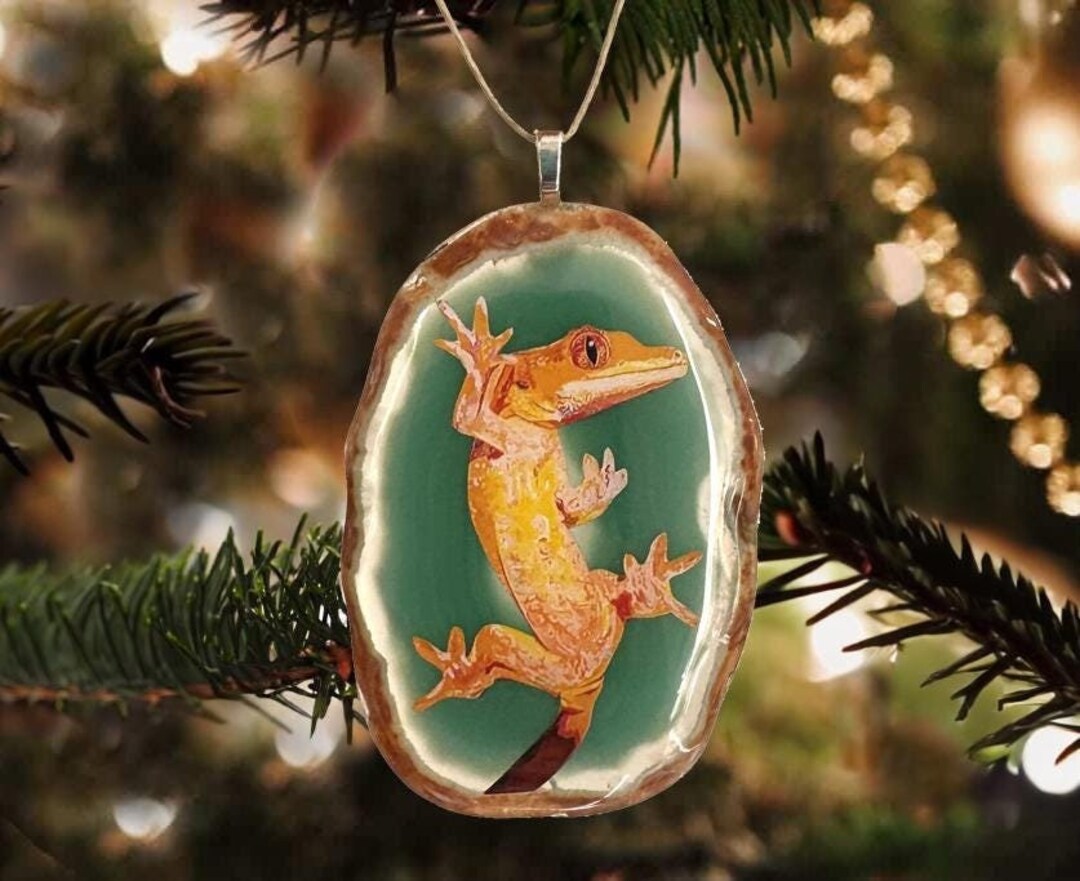 Crested Gecko Ornament, Lizard Ornament, Agate Slice Christmas Ornament ...
