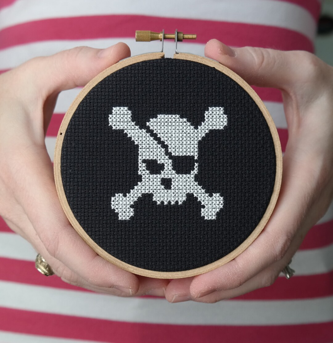 Skull and Crossbones, Modern Cross Stitch PATTERN, Pirate Flag - Etsy