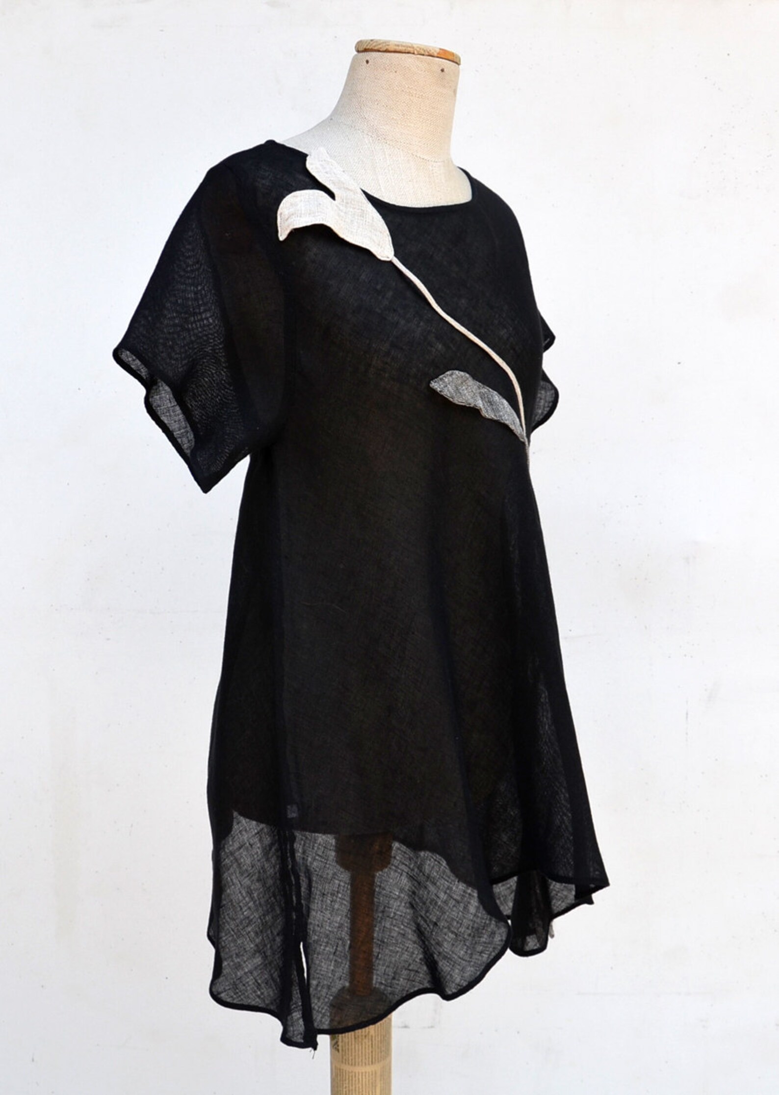 Long Light Black Linen Tunic, Tank Sculptural Floral Applique S Size ...