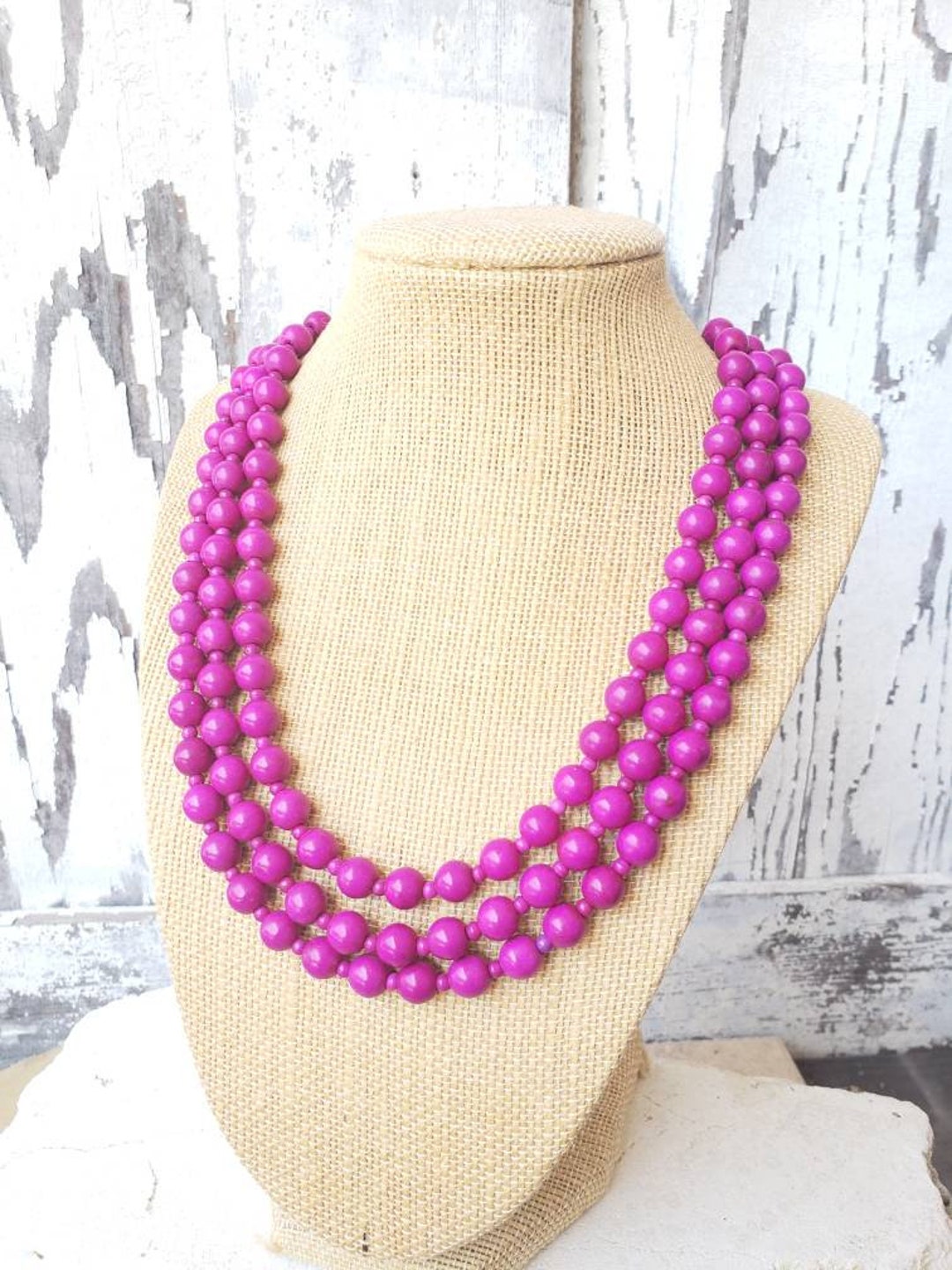 Collier de perles violettes. Collier violet. Collier Magenta Triple ...