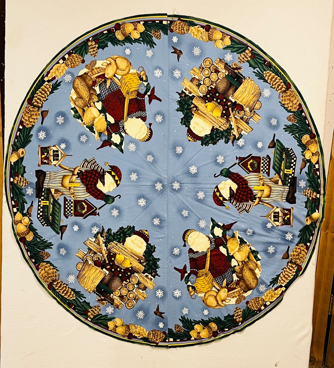 Debbie Mumm Christmas Santas 50" Rd. Fabric to Finish - Tablecloth or ...