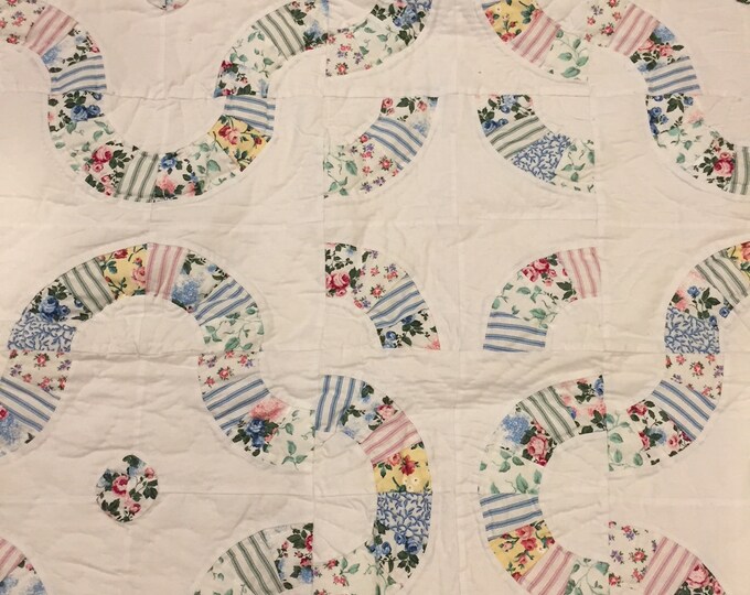Vintage Hand Quilted Quilt - Pastel Blues & Pinks - Crazy Path - Arch ...