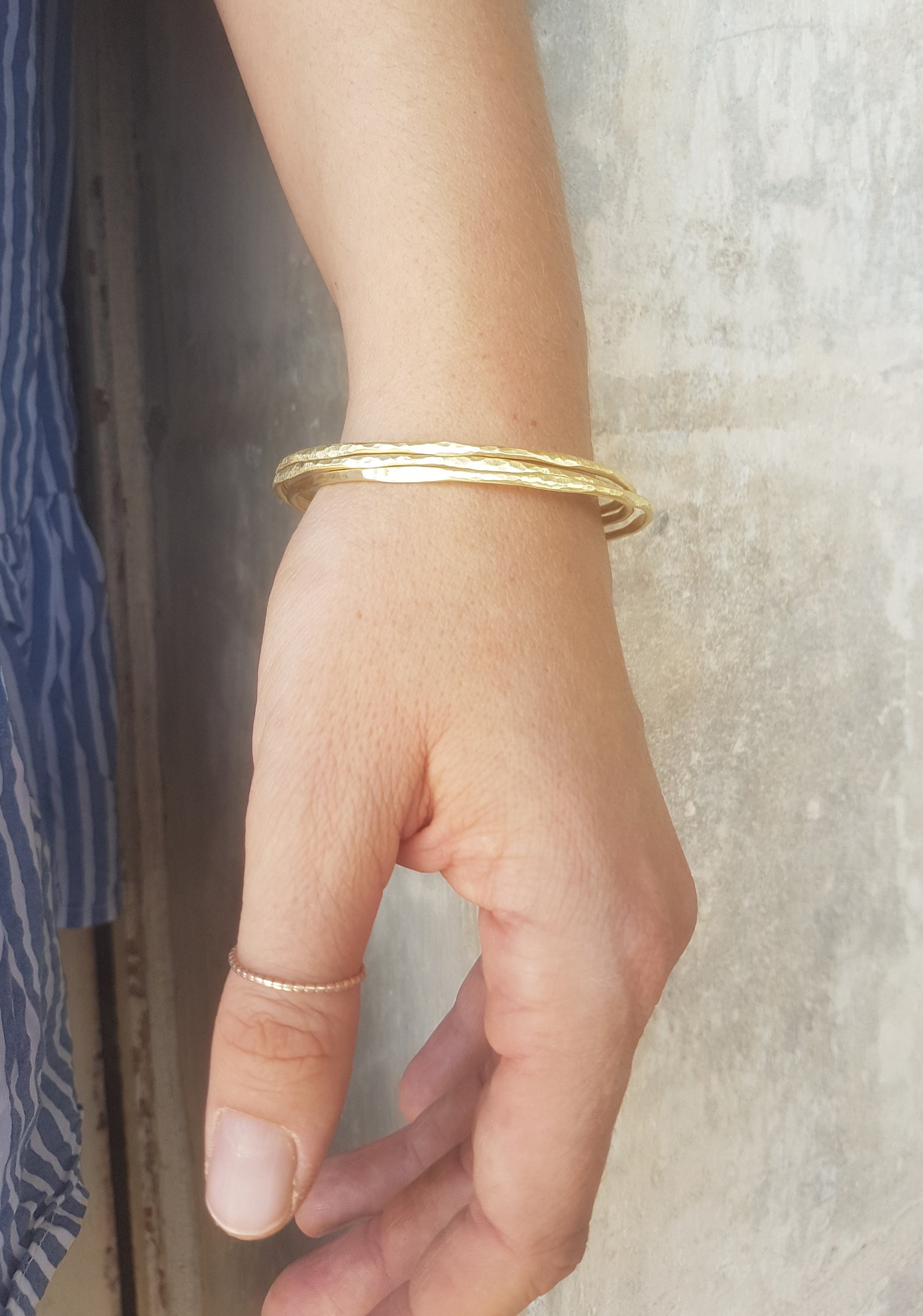 Minimalist Gold Bangle Bracelet - Etsy