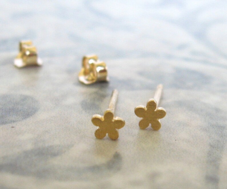 14K Solid Gold Tiny Flower Studs - Etsy