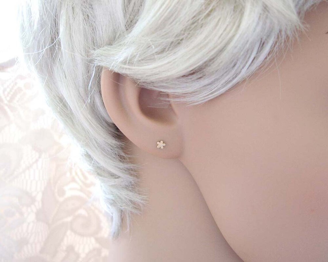14K Solid Gold Tiny Flower Studs | Etsy