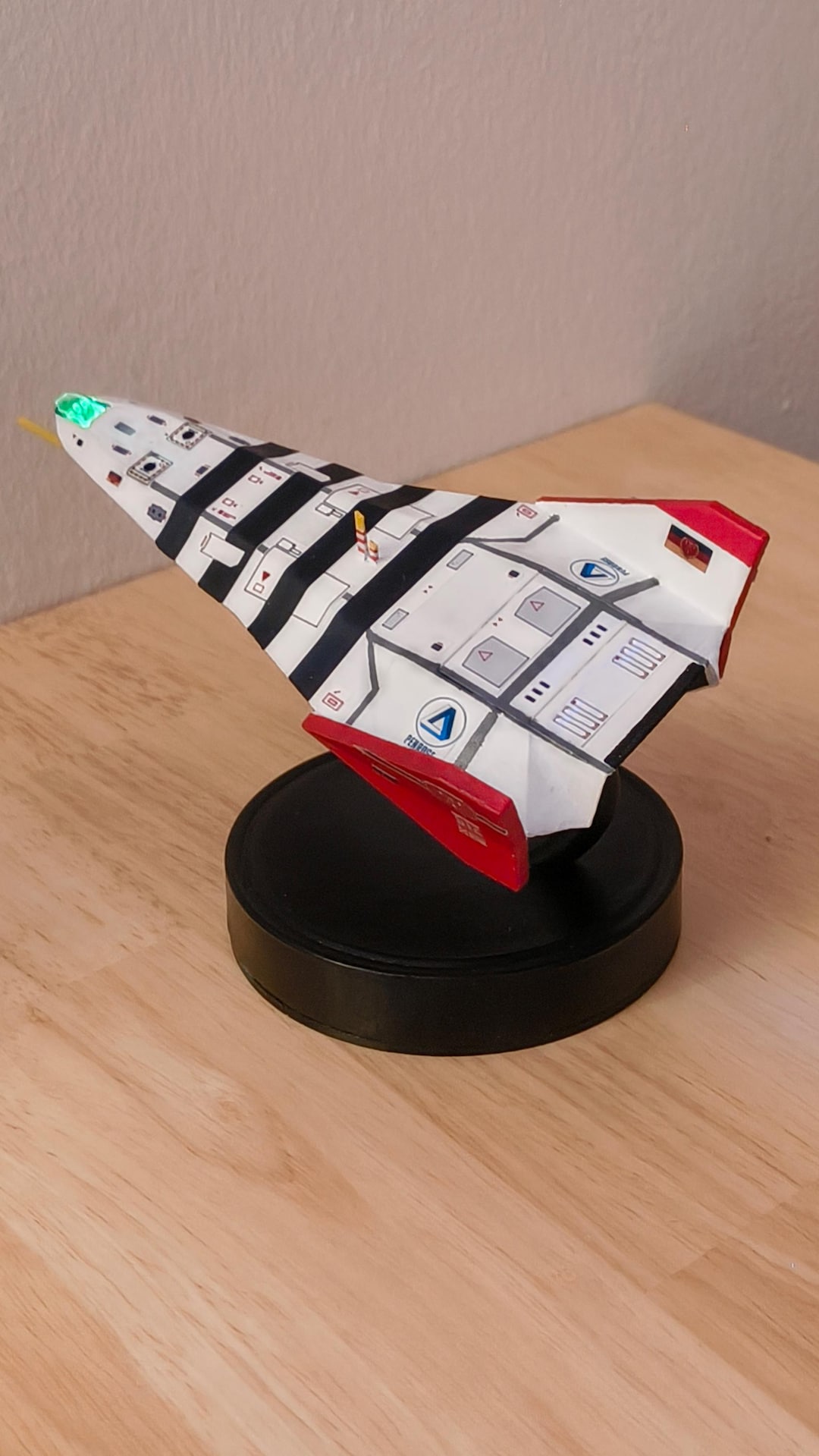 Signalis Penrose-512 Spaceship Model: Light-up Hand Painted 3D Printed ...