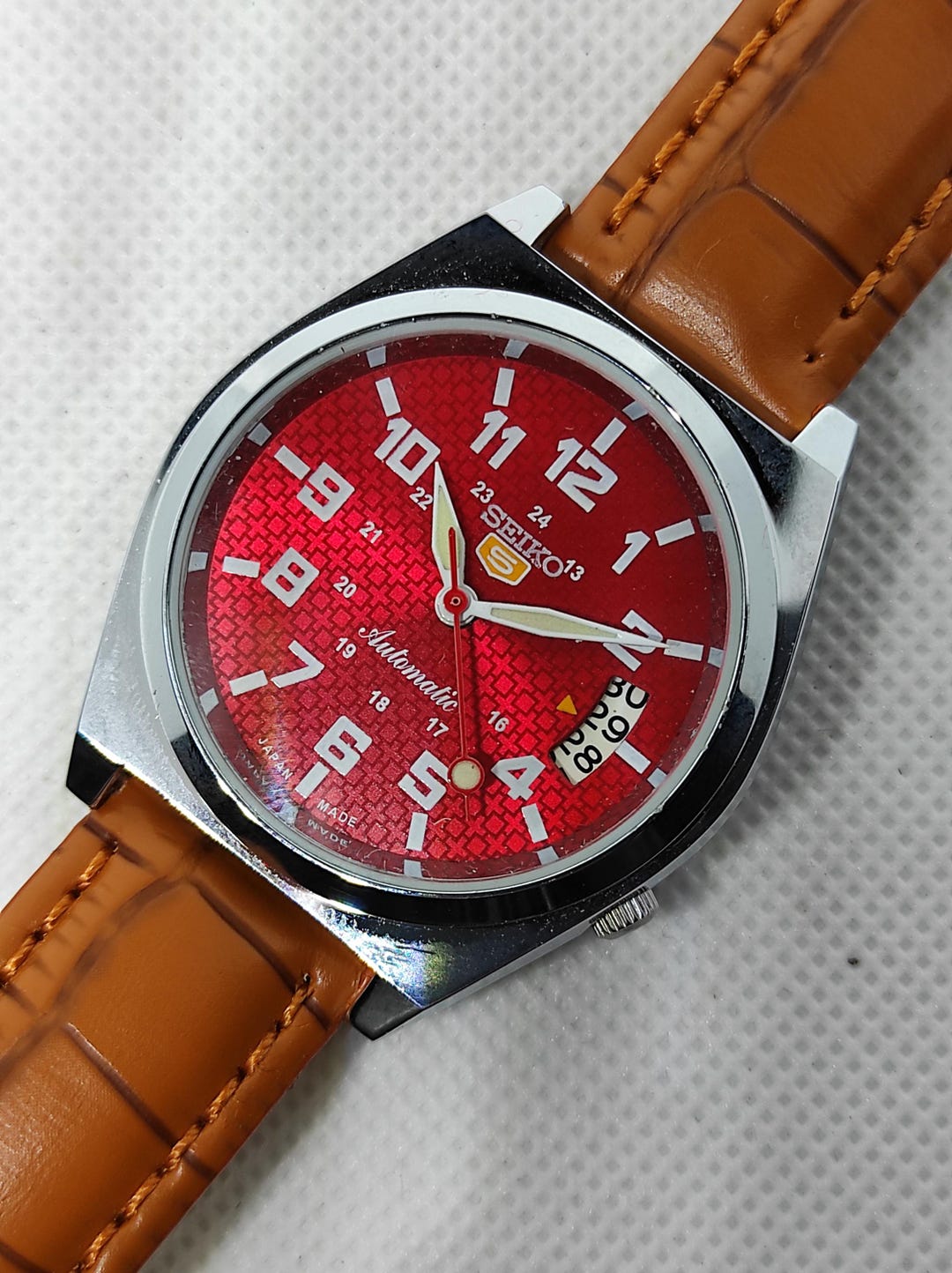 Seiko 5 Automatic Refurbished Wrist Watch, Red Colour Dail, Made in ...