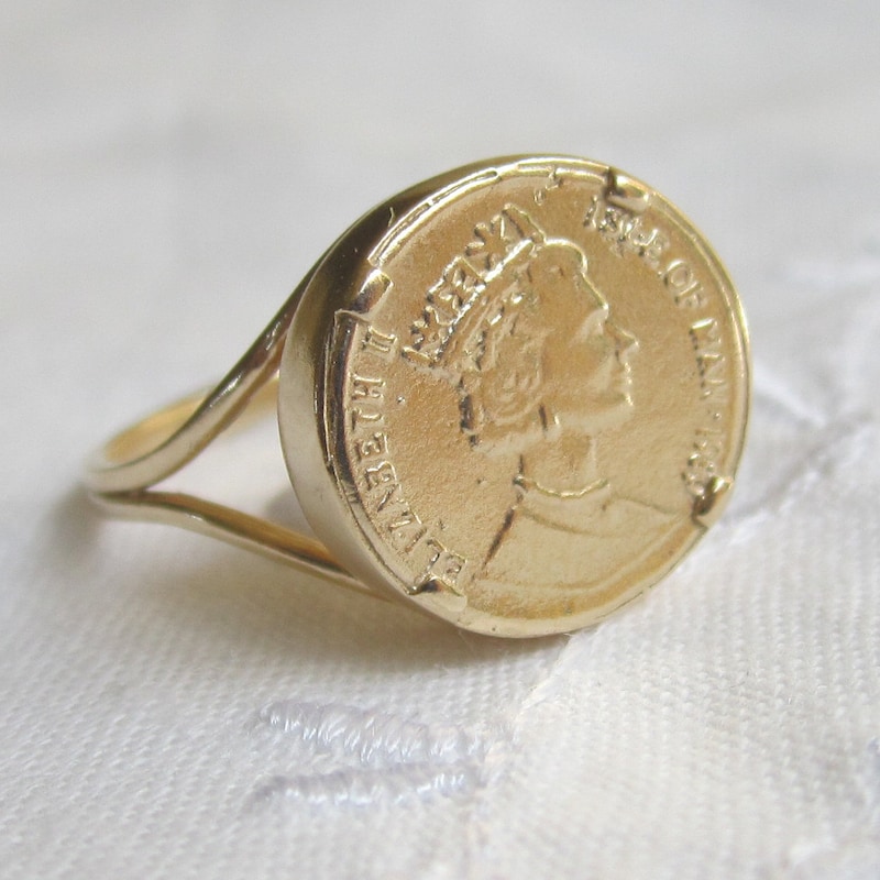 Queen Ring - Etsy