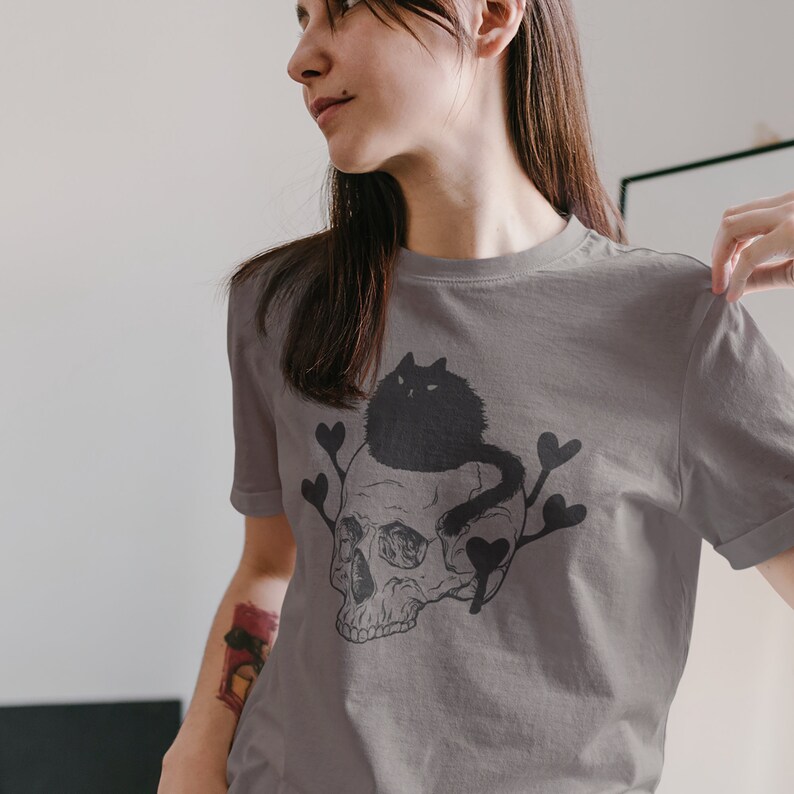 Poofy Black Cat on Skull Unisex Jersey Short Sleeve Tee, Funny Grumpy ...