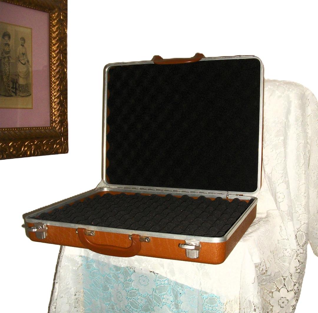 Vintage Hard Plastic Locking Gun Pistol Case With Key by Gun Guard Only ...