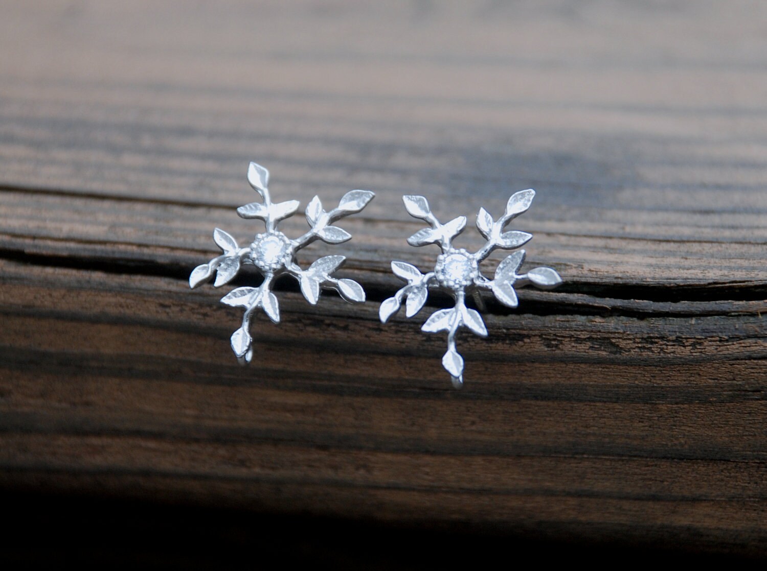 Stunning SNOWFLAKE Stud Earrings Sterling Silver Posts - Etsy