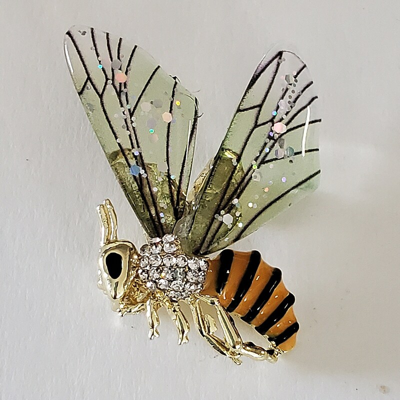 Bee Pin - Etsy