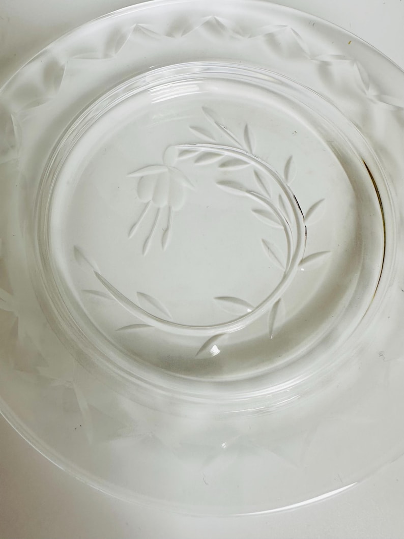 Stuart Crystal Cascade Plate, Etched Floral Glass Underplate (18 Cm) - Etsy