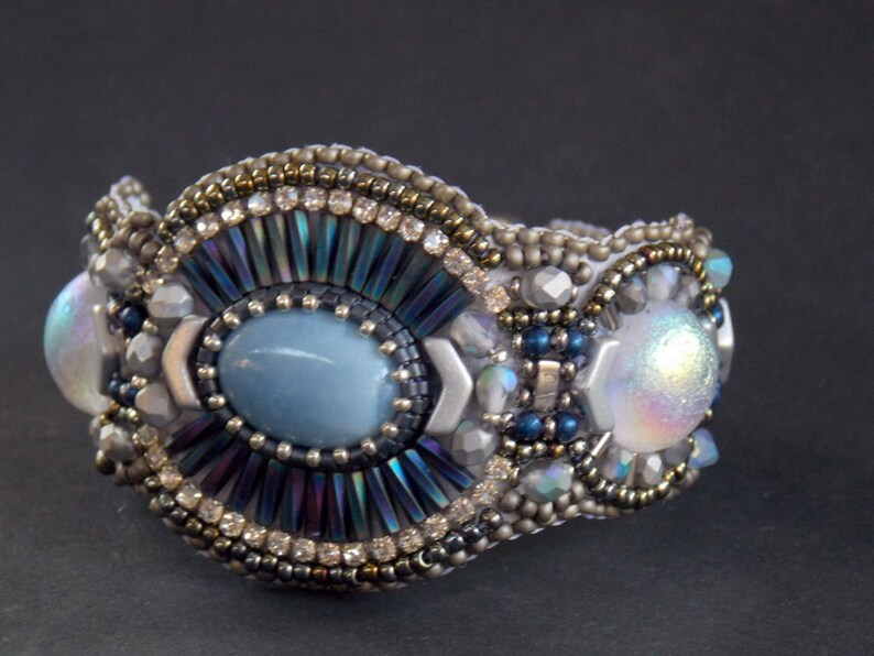 Rhaenyra Bracelet , Cuff, Cool Colors, Bead Embroidery, Trending ...