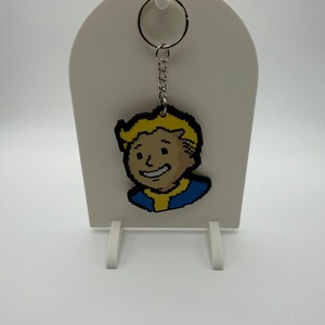 Fallout - Vault Boy 8-bit Keychain - Etsy