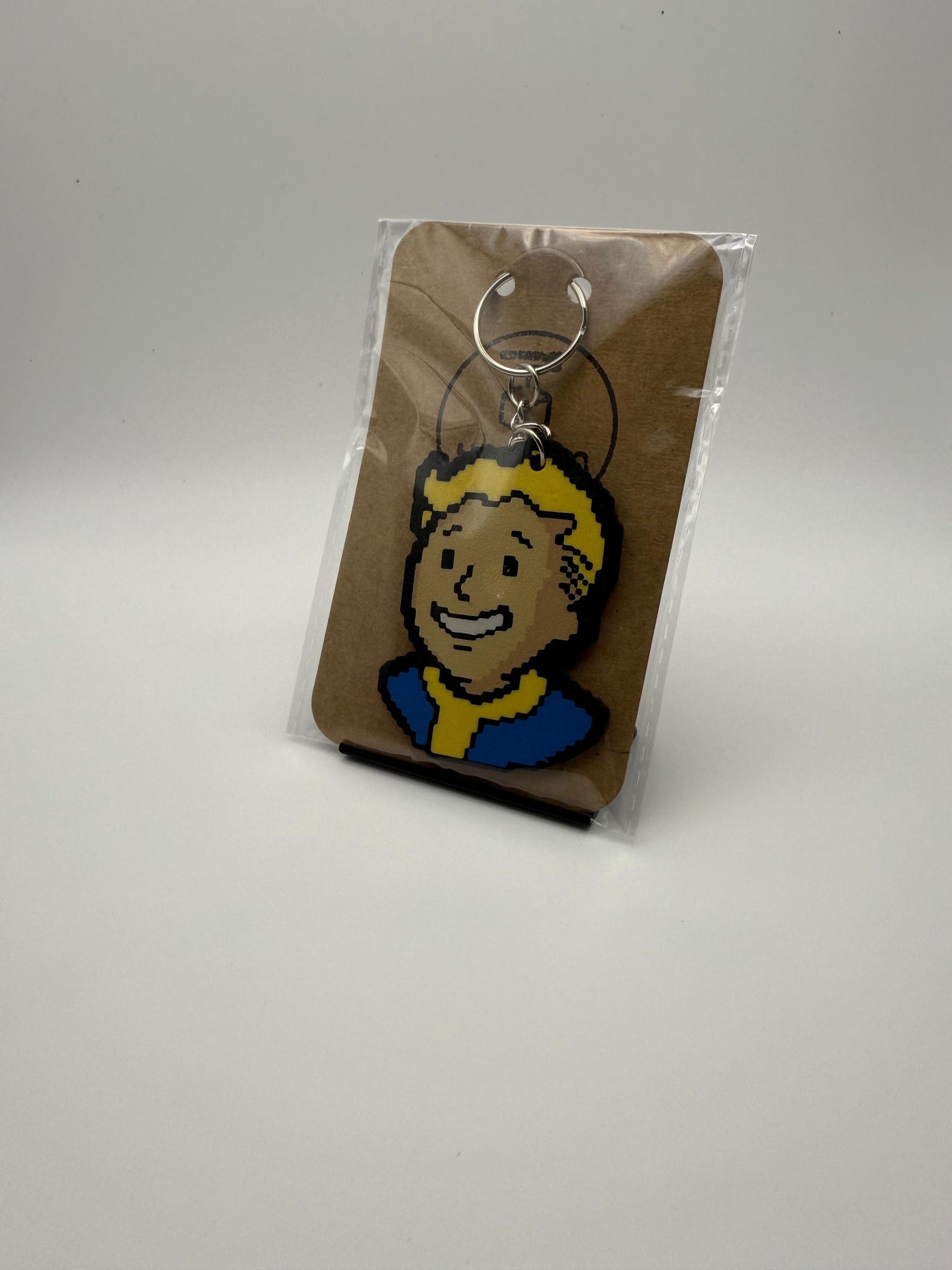 Fallout - Vault Boy 8-bit Keychain - Etsy