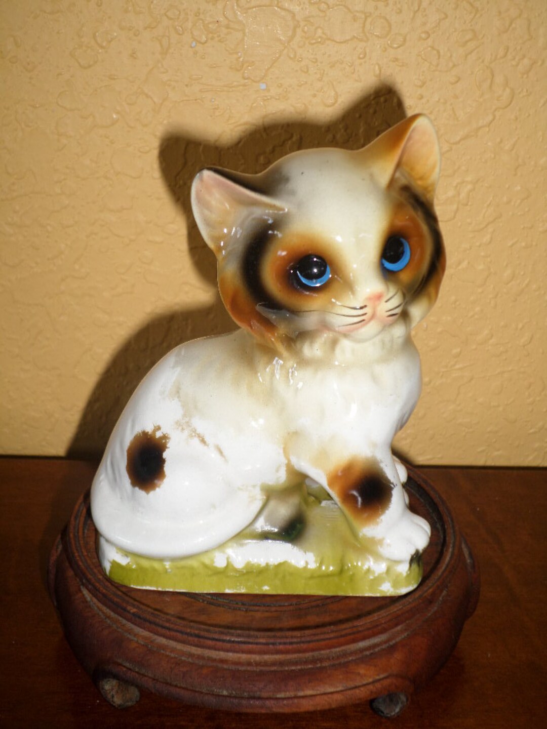 Vintage/ceramic CALICO Kitten/standing/on Grass/blue Eyed Calico Cat ...