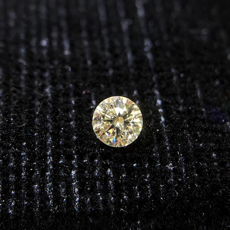 Rare Yellow Diamond Cut Gemstone Natural Diamond Round Shape 0.16 Carat ...