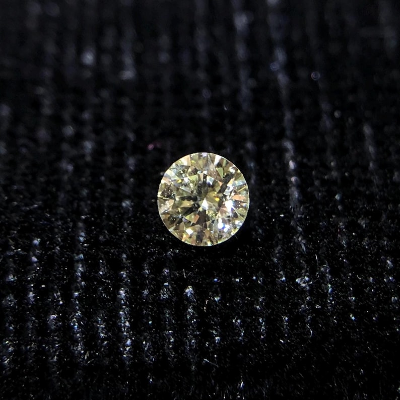 Rare Yellow Diamond Cut Gemstone Natural Diamond Round Shape 0.16 Carat ...
