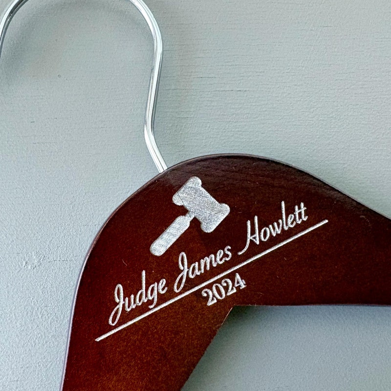 Judge Gifts - 60+ Gift Ideas for 2025