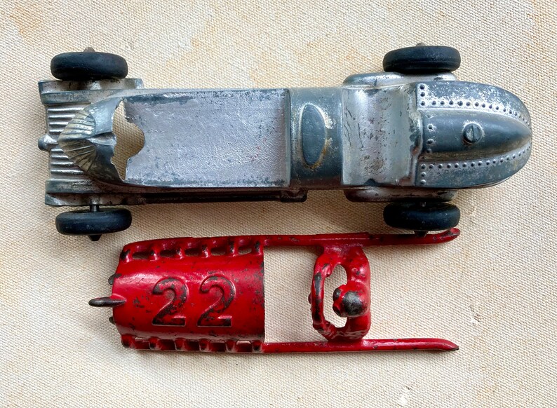 Genuine Hubley Open Cockpit Toy Bugatti Racer With Driver Model 22 ...