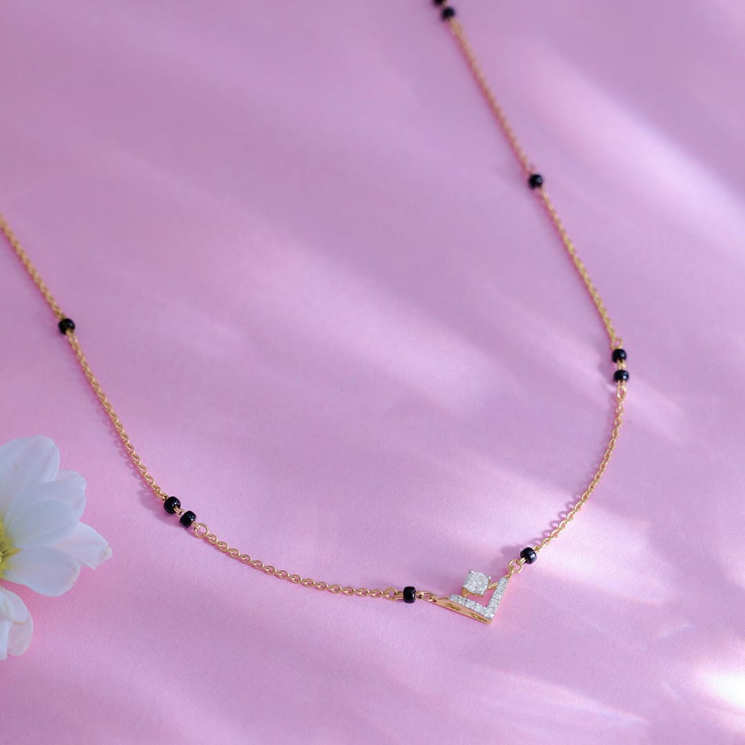 Sparkling Elegance Diamond Mangalsutra With Pendant | Stylish Diamond ...