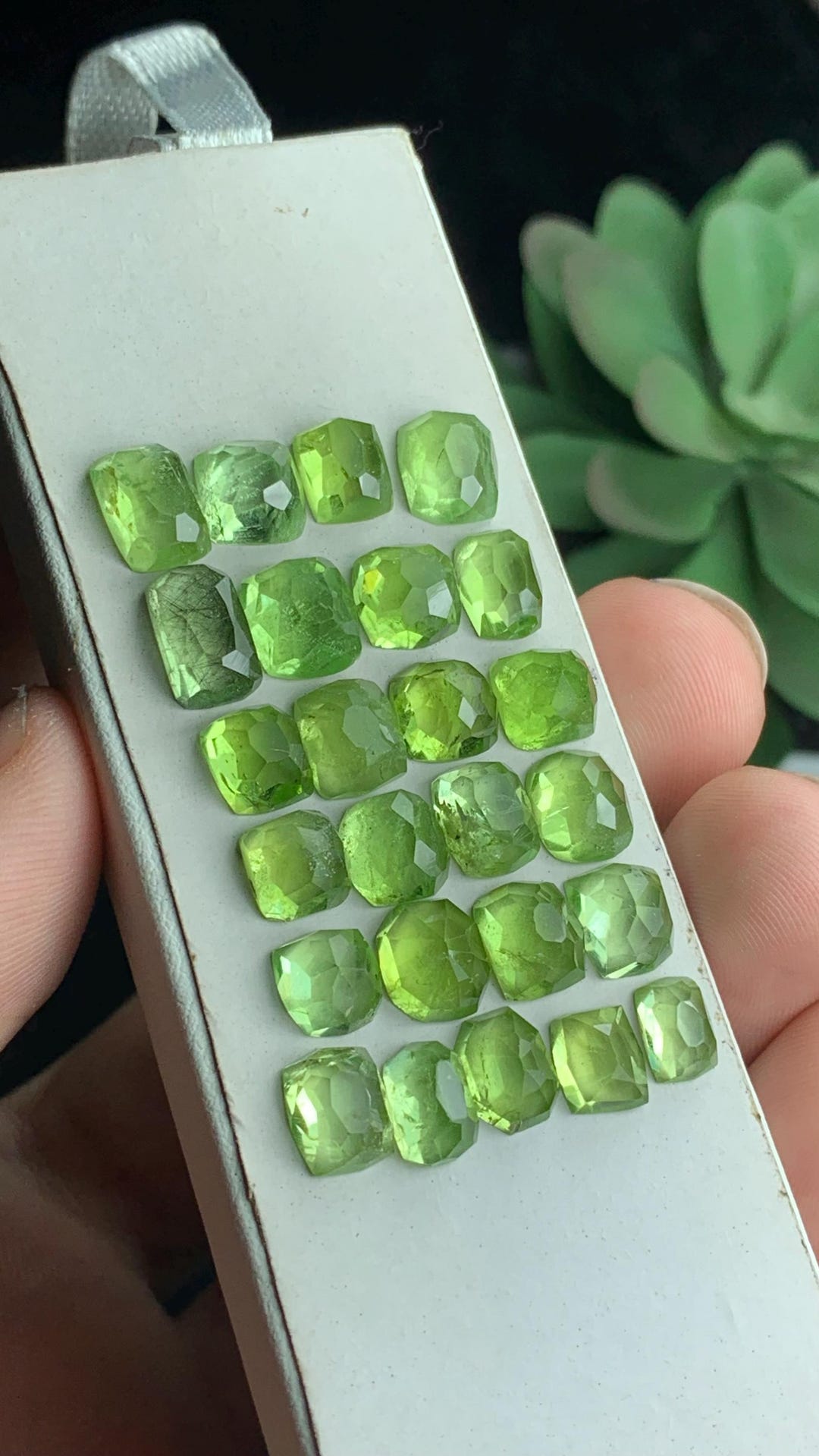 40 Carats Green Color Natural Peridot “rosecuts” Lot for Sale. Sizes ...