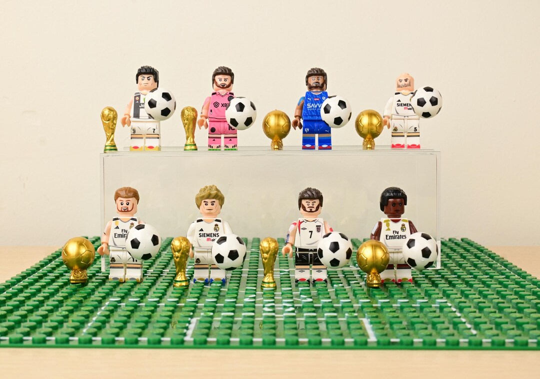 World Cup Legends & Dreams: 8-pack Superstars Minifigure Set With ...